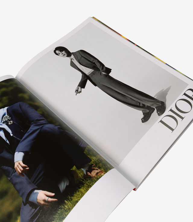 Shop 032c Magazine Issue #44 – Winter 2023/2024: EDGLRD: Irina Shayk at ...