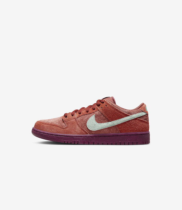 Shop Nike SB Dunk Low Mystic Red Rosewood at itk online store